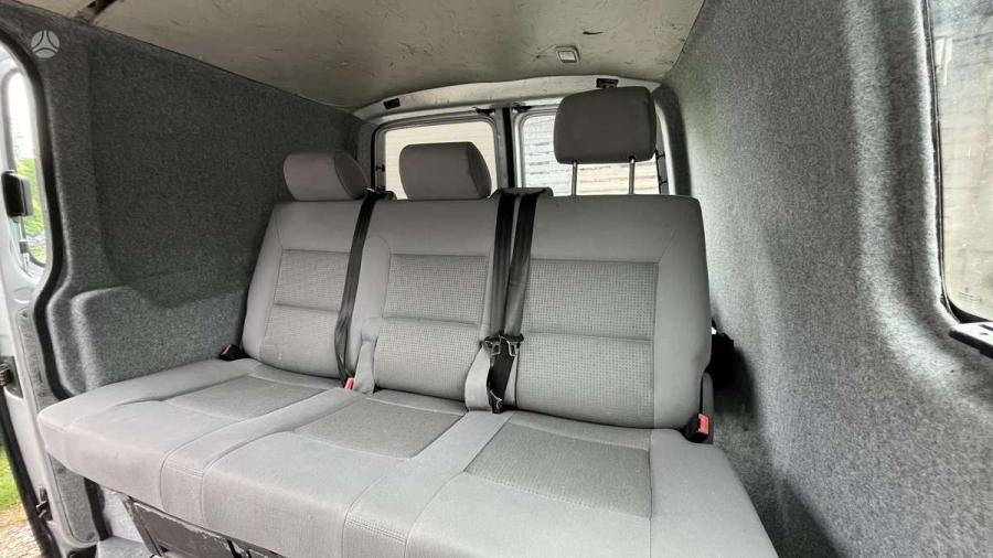 Grey Volkswagen Transporter 2007 in Kaunas, with an engine capacity of 1.90 L and mileage of 196 thousand km for 4500 €, photo 13 on AUTOMOTO.COM.LV