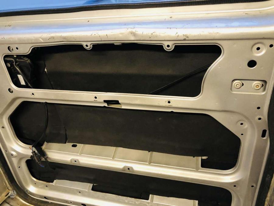 Grey Volkswagen Transporter 2007 in Kaunas, with an engine capacity of 1.90 L and mileage of 196 thousand km for 4500 €, photo 19 on AUTOMOTO.COM.LV