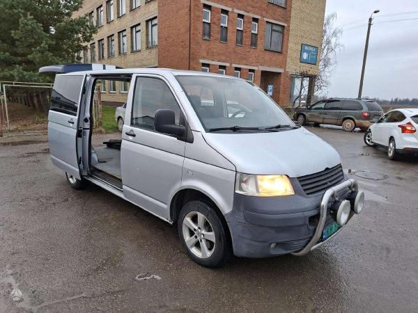 Grey Volkswagen Transporter 2008 in Panevezys, with an engine capacity of 2.46 L and mileage of 320 thousand km for 4400 €, photo 4 on AUTOMOTO.COM.LV