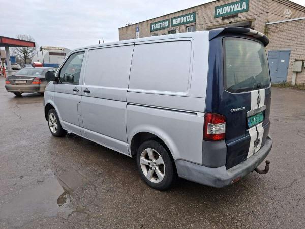 Grey Volkswagen Transporter 2008 in Panevezys, with an engine capacity of 2.46 L and mileage of 320 thousand km for 4400 €, photo 6 on AUTOMOTO.COM.LV