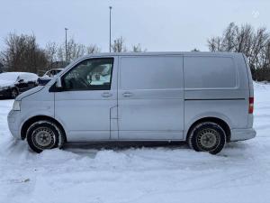 Pelēks Volkswagen Transporter 2008 Panevēža, ar dzinēja tilpumu 2.46 L un nobraukumu 272 tūkst. km par 4500 €, foto 4 vietnē AUTOMOTO.COM.LV