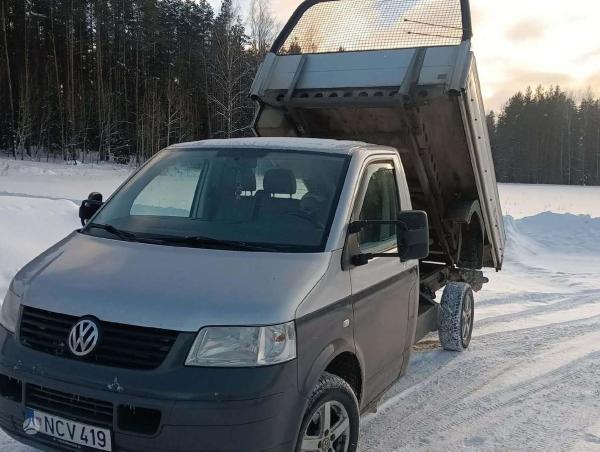 Pelēks Volkswagen Transporter 2008 Viļņa, ar dzinēja tilpumu 2.46 L un nobraukumu 282 tūkst. km par 7500 €, foto 2 vietnē AUTOMOTO.COM.LV