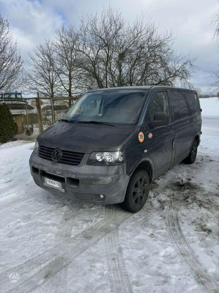Grey Volkswagen Transporter 2008 in Kaisiadorys, with an engine capacity of 2.50 L and mileage of 315 thousand km for 2200 €, photo 1 on AUTOMOTO.COM.LV
