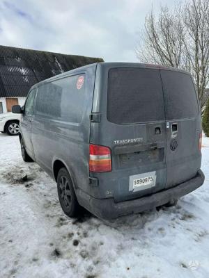 Grey Volkswagen Transporter 2008 in Kaisiadorys, with an engine capacity of 2.50 L and mileage of 315 thousand km for 2200 €, photo 3 on AUTOMOTO.COM.LV