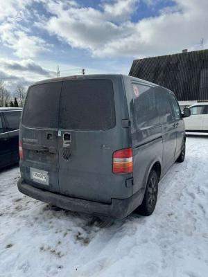 Grey Volkswagen Transporter 2008 in Kaisiadorys, with an engine capacity of 2.50 L and mileage of 315 thousand km for 2200 €, photo 4 on AUTOMOTO.COM.LV