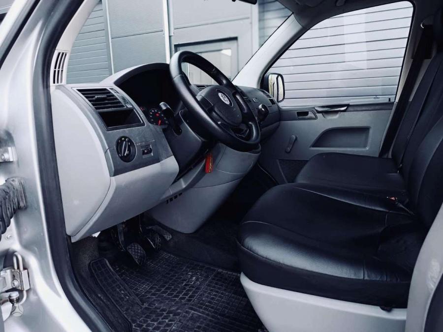 Grey Volkswagen Transporter 2008 in Utena, with an engine capacity of 1.90 L and mileage of 187 thousand km for 5950 €, photo 7 on AUTOMOTO.COM.LV