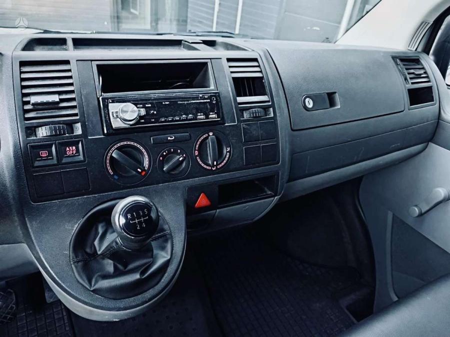 Grey Volkswagen Transporter 2008 in Utena, with an engine capacity of 1.90 L and mileage of 187 thousand km for 5950 €, photo 13 on AUTOMOTO.COM.LV
