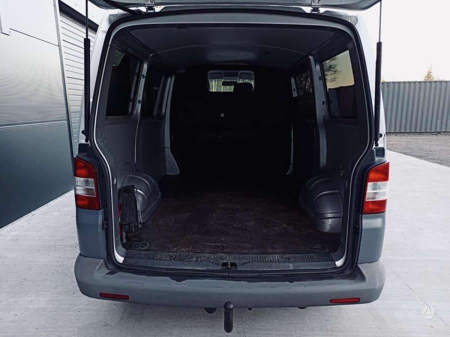 Grey Volkswagen Transporter 2008 in Utena, with an engine capacity of 1.90 L and mileage of 187 thousand km for 5950 €, photo 20 on AUTOMOTO.COM.LV