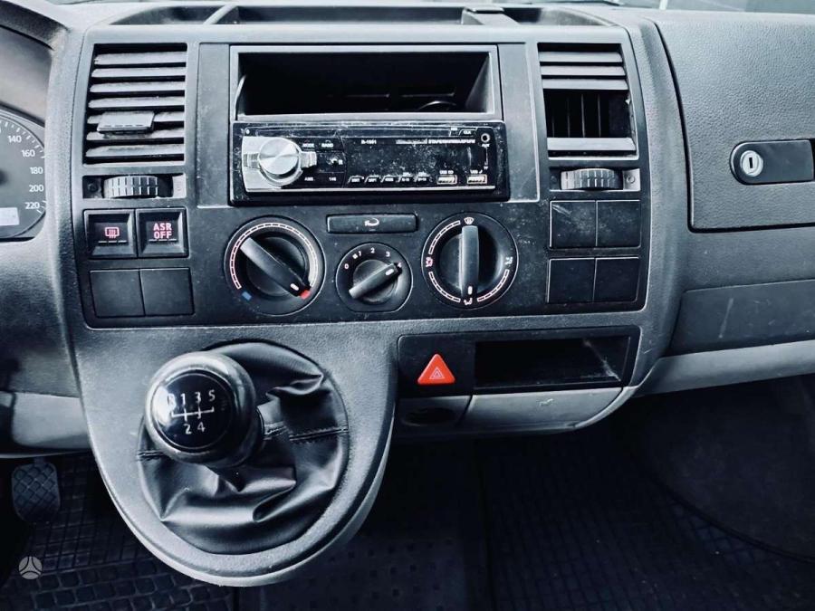 Grey Volkswagen Transporter 2008 in Utena, with an engine capacity of 1.90 L and mileage of 187 thousand km for 5950 €, photo 29 on AUTOMOTO.COM.LV