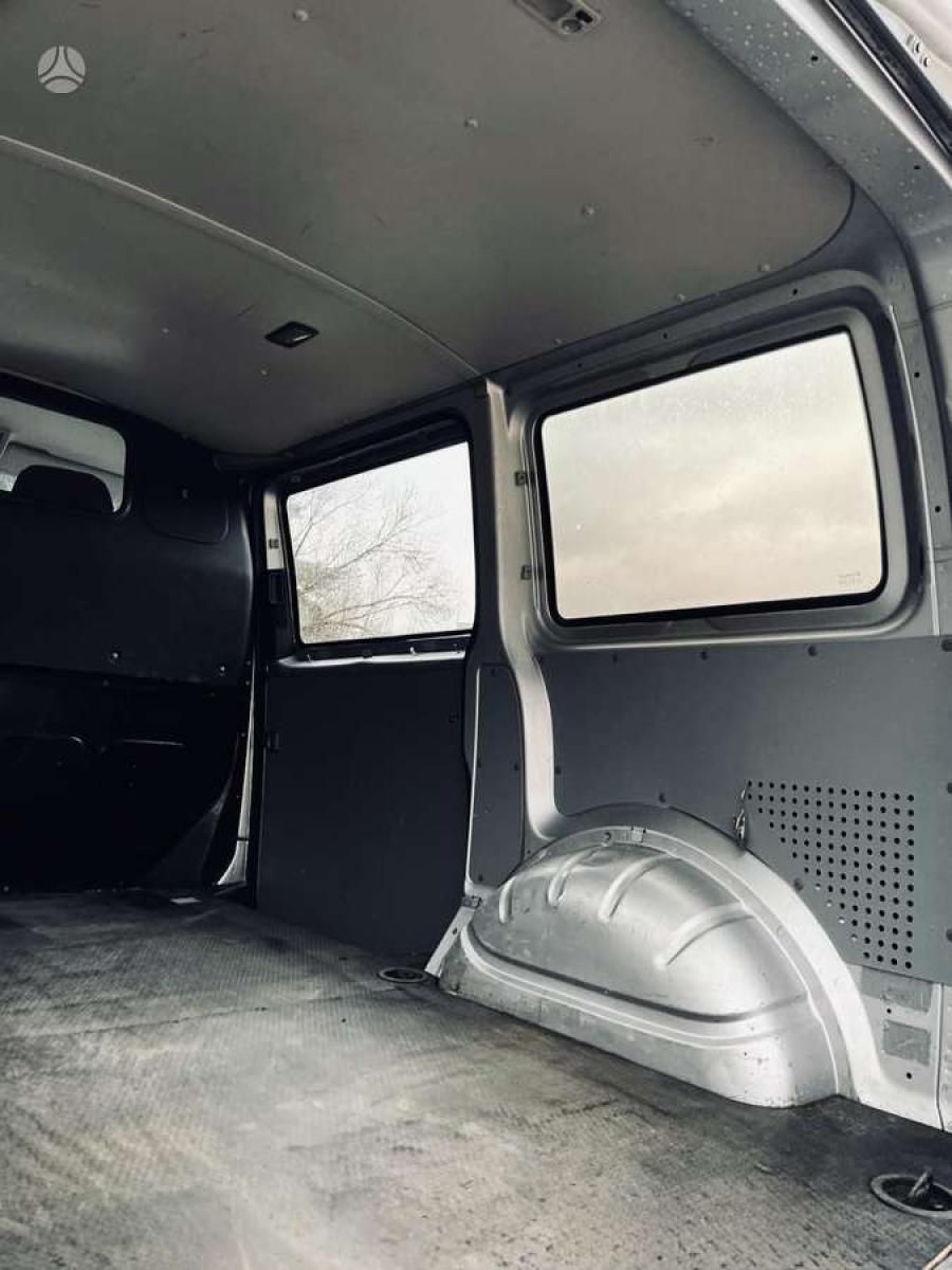 Grey Volkswagen Transporter 2008 in Utena, with an engine capacity of 1.90 L and mileage of 187 thousand km for 5950 €, photo 45 on AUTOMOTO.COM.LV