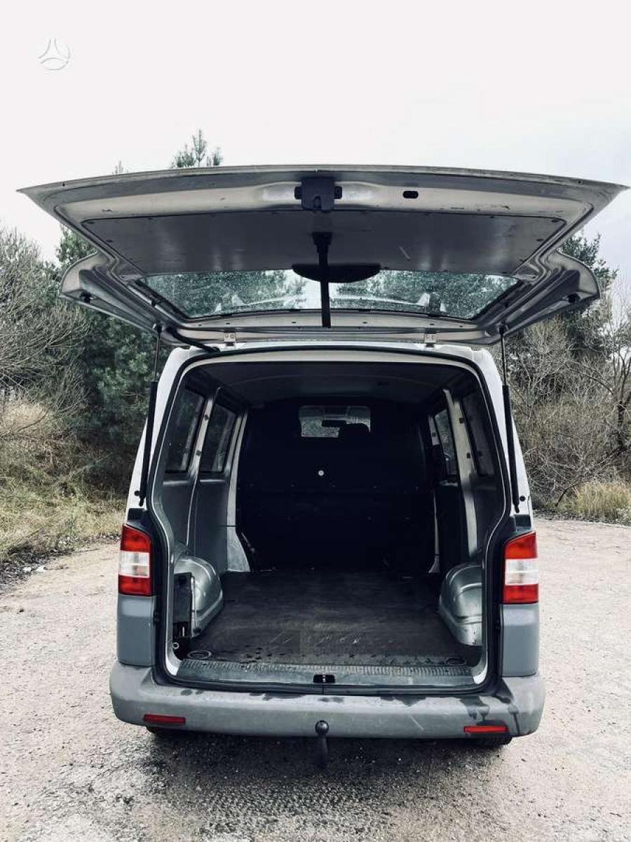 Grey Volkswagen Transporter 2008 in Utena, with an engine capacity of 1.90 L and mileage of 187 thousand km for 5950 €, photo 46 on AUTOMOTO.COM.LV