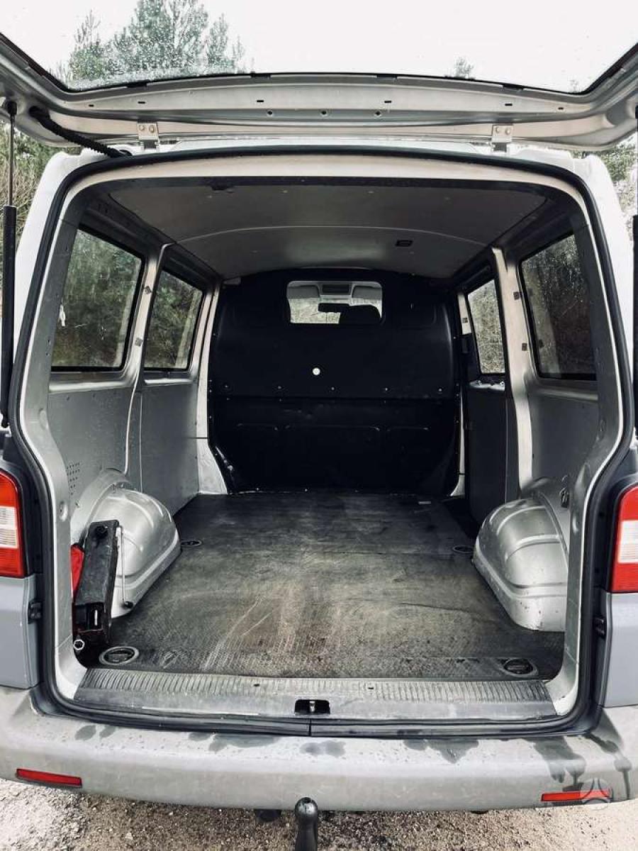Grey Volkswagen Transporter 2008 in Utena, with an engine capacity of 1.90 L and mileage of 187 thousand km for 5950 €, photo 47 on AUTOMOTO.COM.LV