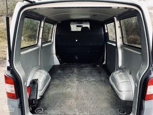 Pelēks Volkswagen Transporter 2008 Utena, ar dzinēja tilpumu 1.90 L un nobraukumu 187 tūkst. km par 5950 €, foto 35 vietnē AUTOMOTO.COM.LV