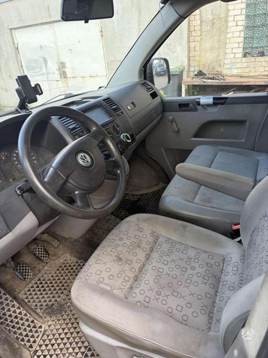 Pelēks Volkswagen Transporter 2009 Raseiniai, ar dzinēja tilpumu 2.50 L un nobraukumu 280 tūkst. km par 4000 €, foto 8 vietnē AUTOMOTO.COM.LV