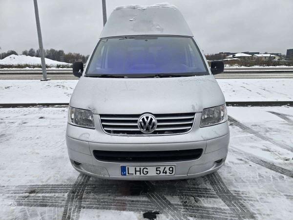 Grey Volkswagen Transporter 2010 in Vilnius, with an engine capacity of 2.46 L and mileage of 442 thousand km for 3200 €, photo 7 on AUTOMOTO.COM.LV