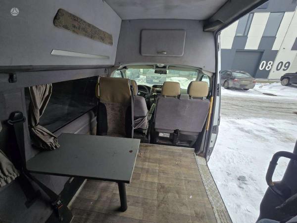 Grey Volkswagen Transporter 2010 in Vilnius, with an engine capacity of 2.46 L and mileage of 442 thousand km for 3200 €, photo 9 on AUTOMOTO.COM.LV