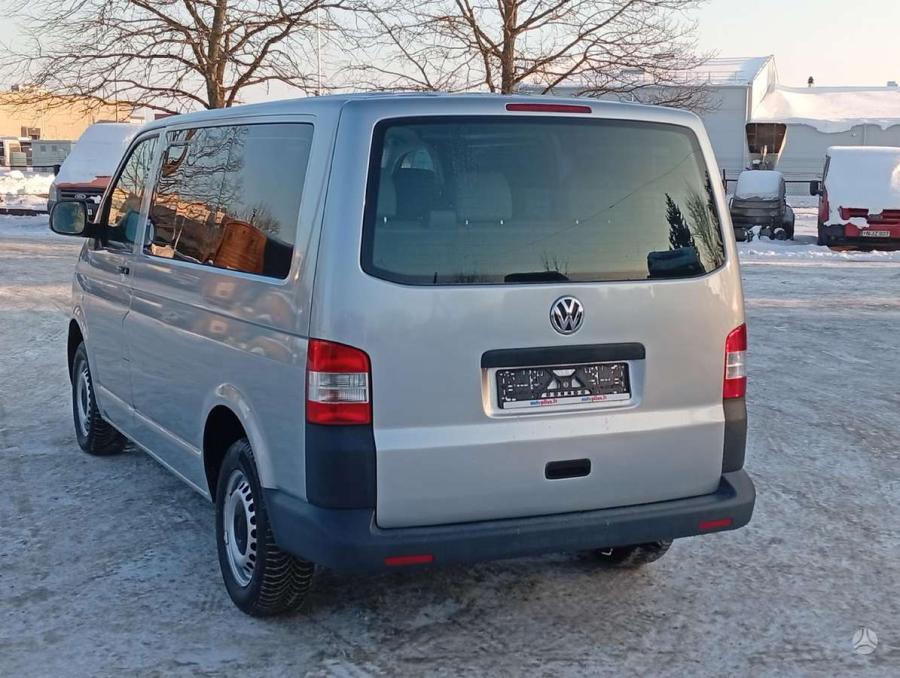 Grey Volkswagen Transporter 2010 in Kedainiai, with an engine capacity of 2.00 L and mileage of 282 thousand km for 9700 €, photo 4 on AUTOMOTO.COM.LV