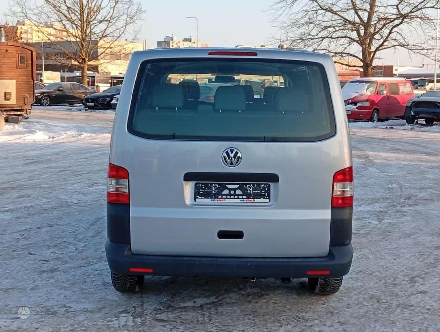 Grey Volkswagen Transporter 2010 in Kedainiai, with an engine capacity of 2.00 L and mileage of 282 thousand km for 9700 €, photo 5 on AUTOMOTO.COM.LV