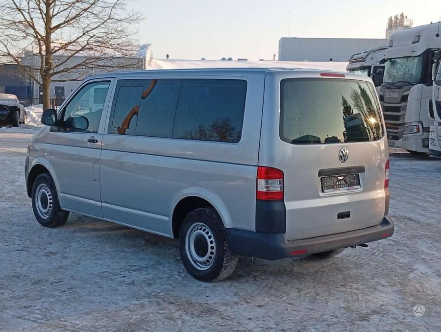 Grey Volkswagen Transporter 2010 in Kedainiai, with an engine capacity of 2.00 L and mileage of 282 thousand km for 9700 €, photo 12 on AUTOMOTO.COM.LV