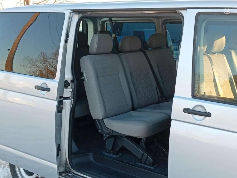 Grey Volkswagen Transporter 2010 in Kedainiai, with an engine capacity of 2.00 L and mileage of 282 thousand km for 9700 €, photo 27 on AUTOMOTO.COM.LV