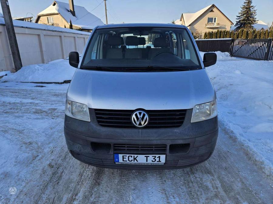 Pelēks Volkswagen Transporter 2010 Mažeikiai, ar dzinēja tilpumu 2.50 L un nobraukumu 273 tūkst. km par 5450 €, foto 3 vietnē AUTOMOTO.COM.LV
