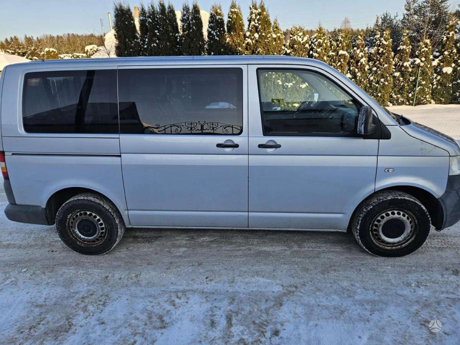 Pelēks Volkswagen Transporter 2010 Mažeikiai, ar dzinēja tilpumu 2.50 L un nobraukumu 273 tūkst. km par 5450 €, foto 5 vietnē AUTOMOTO.COM.LV
