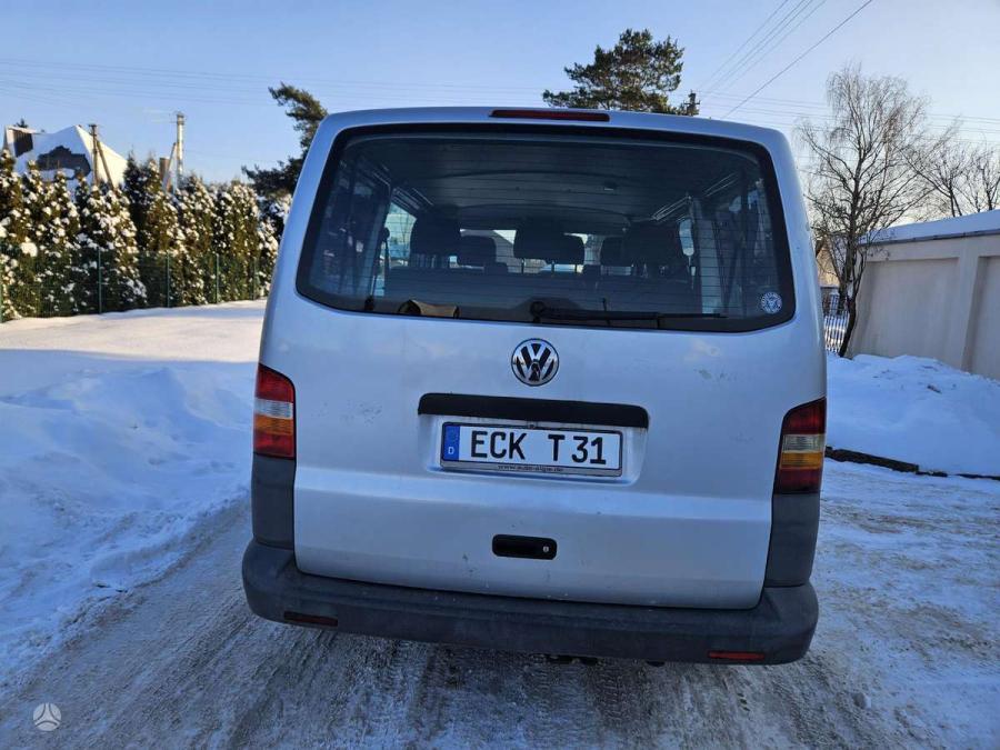Pelēks Volkswagen Transporter 2010 Mažeikiai, ar dzinēja tilpumu 2.50 L un nobraukumu 273 tūkst. km par 5450 €, foto 8 vietnē AUTOMOTO.COM.LV