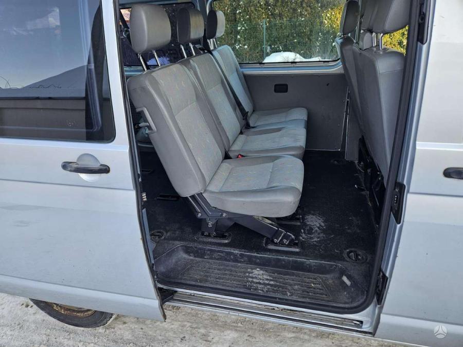 Pelēks Volkswagen Transporter 2010 Mažeikiai, ar dzinēja tilpumu 2.50 L un nobraukumu 273 tūkst. km par 5450 €, foto 17 vietnē AUTOMOTO.COM.LV