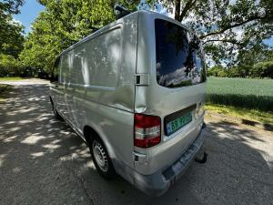 Grey Volkswagen Transporter 2010 in Panevezys, with an engine capacity of 2.00 L and mileage of 241 thousand km for 5500 €, photo 7 on AUTOMOTO.COM.LV