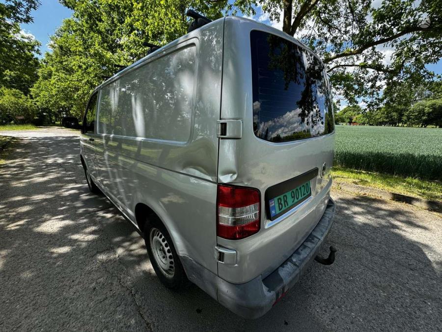 Grey Volkswagen Transporter 2010 in Panevezys, with an engine capacity of 2.00 L and mileage of 241 thousand km for 5500 €, photo 7 on AUTOMOTO.COM.LV