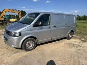 Grey Volkswagen Transporter 2010 in Kaunas, with an engine capacity of 2.00 L and mileage of 360 thousand km for 3800 €, photo 4 on AUTOMOTO.COM.LV