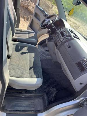 Grey Volkswagen Transporter 2010 in Kaunas, with an engine capacity of 2.00 L and mileage of 360 thousand km for 3800 €, photo 5 on AUTOMOTO.COM.LV