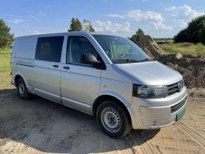 Grey Volkswagen Transporter 2010 in Kaunas, with an engine capacity of 2.00 L and mileage of 360 thousand km for 3800 €, photo 6 on AUTOMOTO.COM.LV