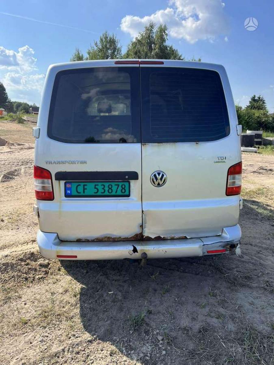 Grey Volkswagen Transporter 2010 in Kaunas, with an engine capacity of 2.00 L and mileage of 360 thousand km for 3800 €, photo 7 on AUTOMOTO.COM.LV