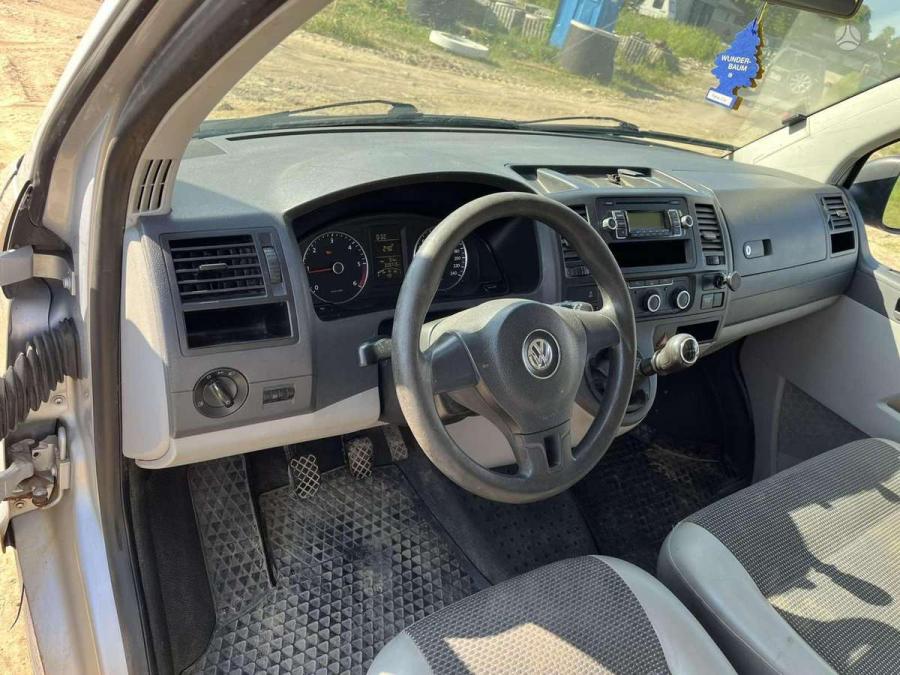 Grey Volkswagen Transporter 2010 in Kaunas, with an engine capacity of 2.00 L and mileage of 360 thousand km for 3800 €, photo 16 on AUTOMOTO.COM.LV