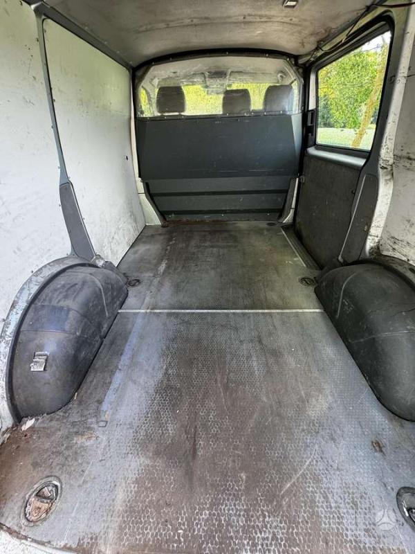 Grey Volkswagen Transporter 2010 in Panevezys, with an engine capacity of 2.00 L and mileage of 241 thousand km for 5300 €, photo 9 on AUTOMOTO.COM.LV