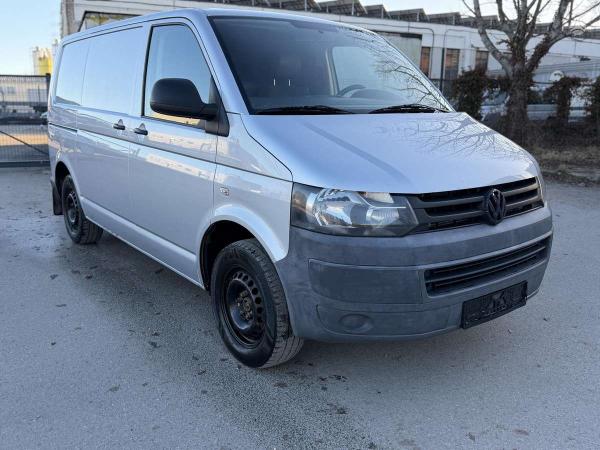 Pelēks Volkswagen Transporter 2011 Šauļi, ar dzinēja tilpumu 2.00 L un nobraukumu 311 tūkst. km par 4800 €, foto 1 vietnē AUTOMOTO.COM.LV