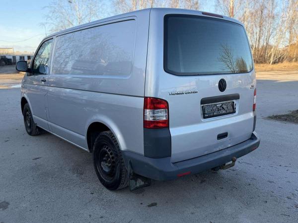 Pelēks Volkswagen Transporter 2011 Šauļi, ar dzinēja tilpumu 2.00 L un nobraukumu 311 tūkst. km par 4800 €, foto 5 vietnē AUTOMOTO.COM.LV