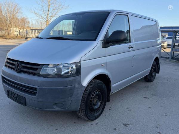 Pelēks Volkswagen Transporter 2011 Šauļi, ar dzinēja tilpumu 2.00 L un nobraukumu 311 tūkst. km par 4800 €, foto 7 vietnē AUTOMOTO.COM.LV