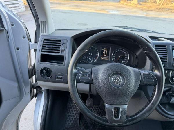 Pelēks Volkswagen Transporter 2011 Šauļi, ar dzinēja tilpumu 2.00 L un nobraukumu 311 tūkst. km par 4800 €, foto 10 vietnē AUTOMOTO.COM.LV