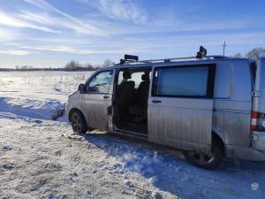 Grey Volkswagen Transporter 2011 in Taurage, with an engine capacity of 2.00 L and mileage of 300 thousand km for 5999 €, photo 2 on AUTOMOTO.COM.LV