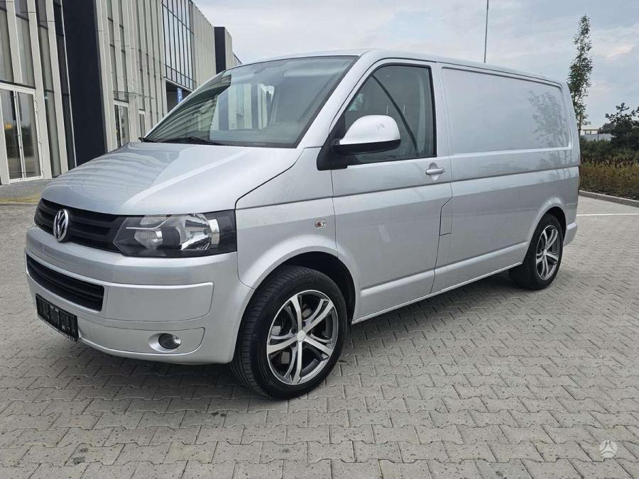 Grey Volkswagen Transporter 2012 in Vilnius, with an engine capacity of 2.00 L and mileage of 279 thousand km for 6900 €, photo 2 on AUTOMOTO.COM.LV