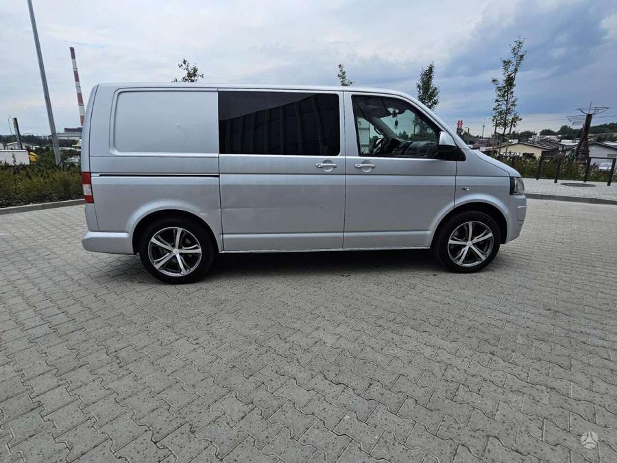 Grey Volkswagen Transporter 2012 in Vilnius, with an engine capacity of 2.00 L and mileage of 279 thousand km for 6900 €, photo 3 on AUTOMOTO.COM.LV