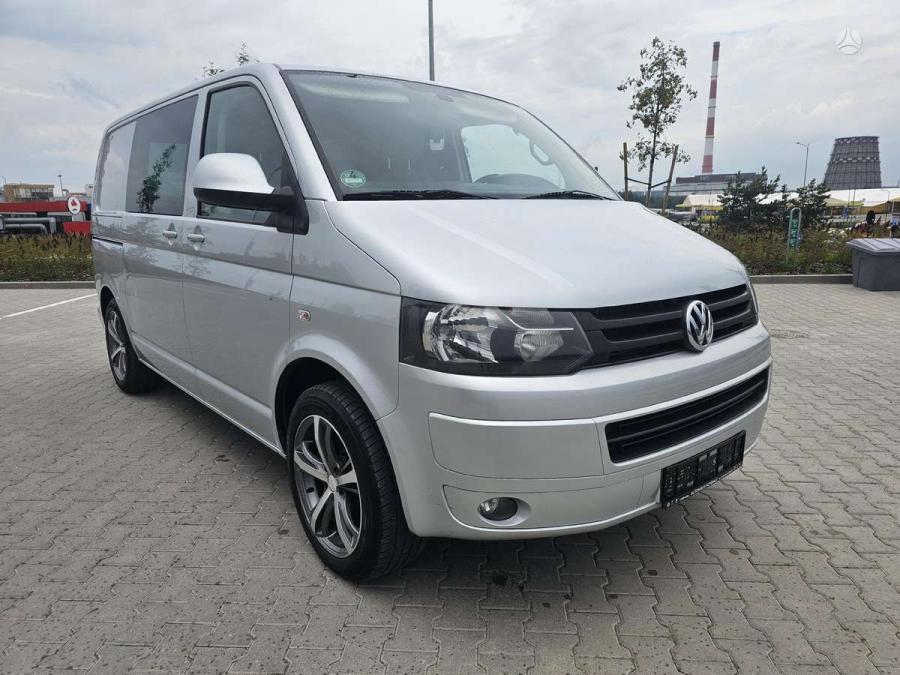 Grey Volkswagen Transporter 2012 in Vilnius, with an engine capacity of 2.00 L and mileage of 279 thousand km for 6900 €, photo 4 on AUTOMOTO.COM.LV