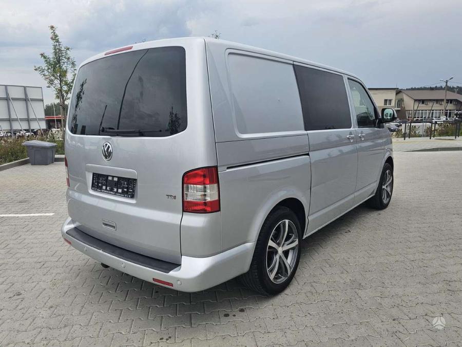 Grey Volkswagen Transporter 2012 in Vilnius, with an engine capacity of 2.00 L and mileage of 279 thousand km for 6900 €, photo 10 on AUTOMOTO.COM.LV