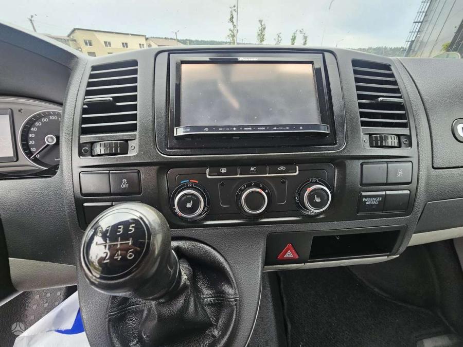 Grey Volkswagen Transporter 2012 in Vilnius, with an engine capacity of 2.00 L and mileage of 279 thousand km for 6900 €, photo 17 on AUTOMOTO.COM.LV