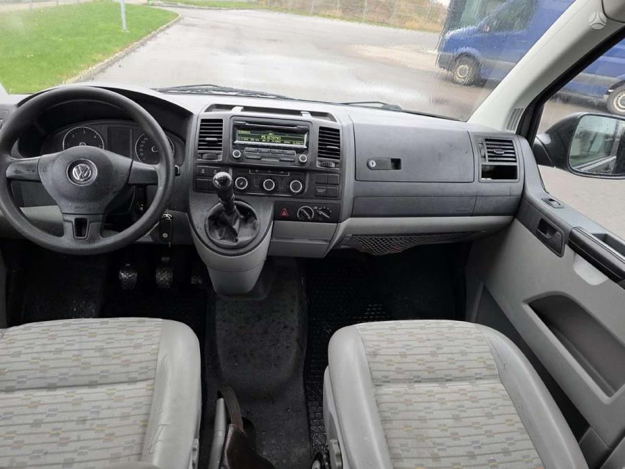 Grey Volkswagen Transporter 2012 in Kretinga, with an engine capacity of 2.00 L and mileage of 286 thousand km for 7600 €, photo 17 on AUTOMOTO.COM.LV
