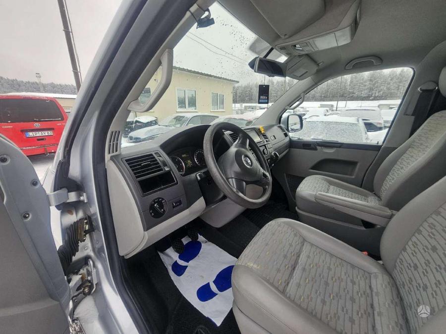 Grey Volkswagen Transporter 2012 in Vilnius, with an engine capacity of 2.00 L and mileage of 278 thousand km for 6999 €, photo 12 on AUTOMOTO.COM.LV