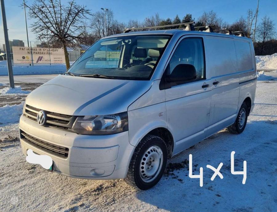 Pelēks Volkswagen Transporter 2012 Panevēža, ar dzinēja tilpumu 1.97 L un nobraukumu 312 tūkst. km par 4950 €, foto 1 vietnē AUTOMOTO.COM.LV