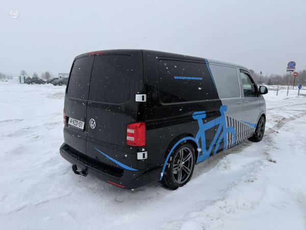 Grey Volkswagen Transporter 2012 in Vilnius, with an engine capacity of 1.97 L and mileage of 245 thousand km for 8850 €, photo 6 on AUTOMOTO.COM.LV